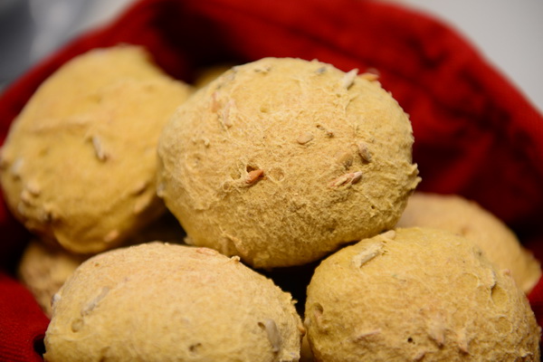 Coarse Gluten-free Buns – easy to make (på engelsk) | Madgudinden